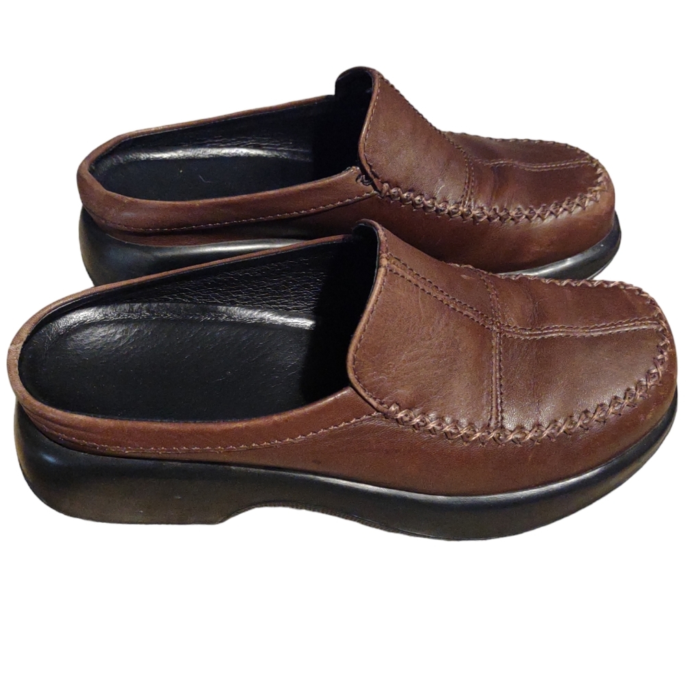 Women's Dansko Brown Leather Mule Clogs Size 7.5 - Gem